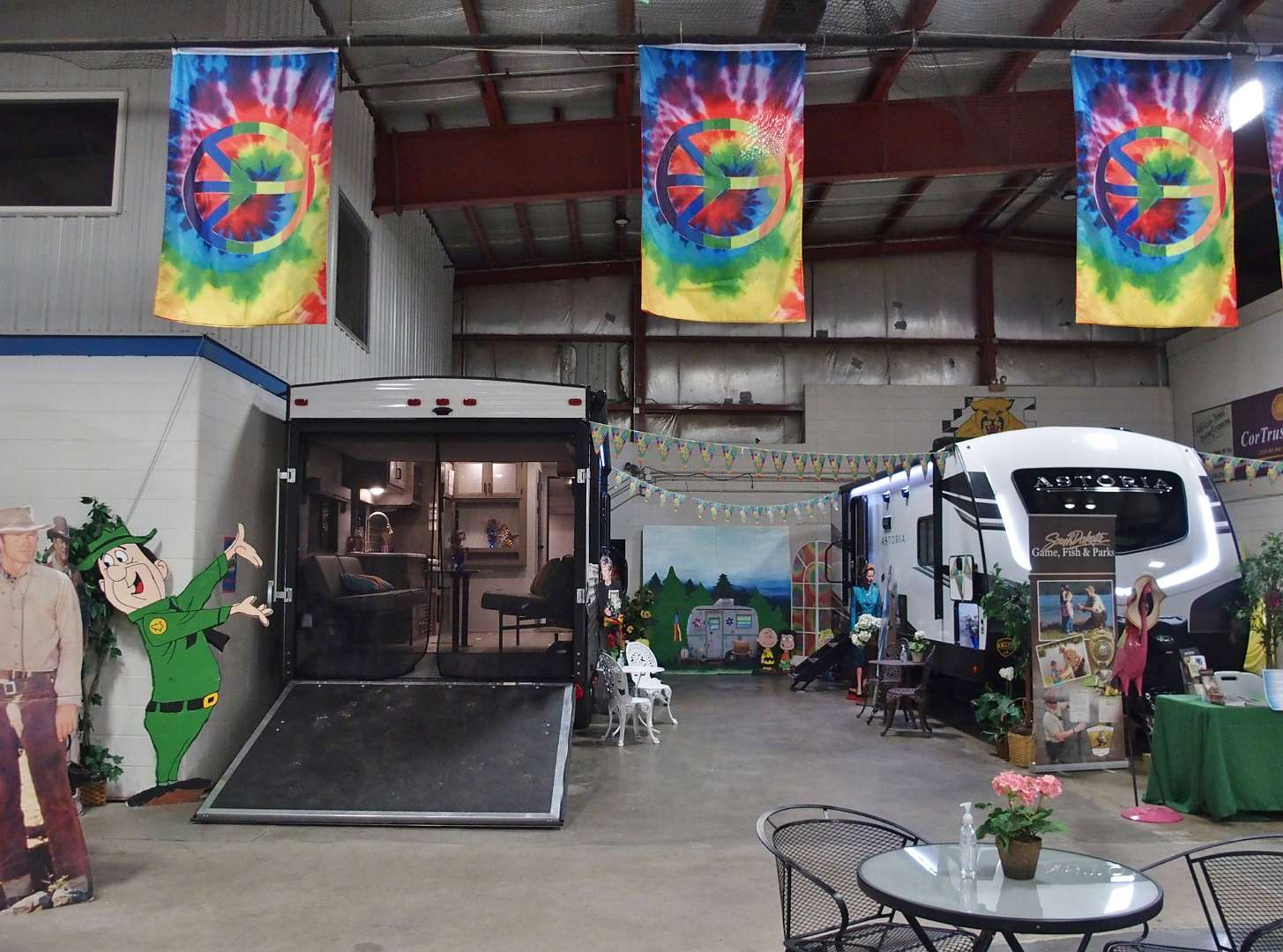 Show_2021_Groovin_In_The_70s